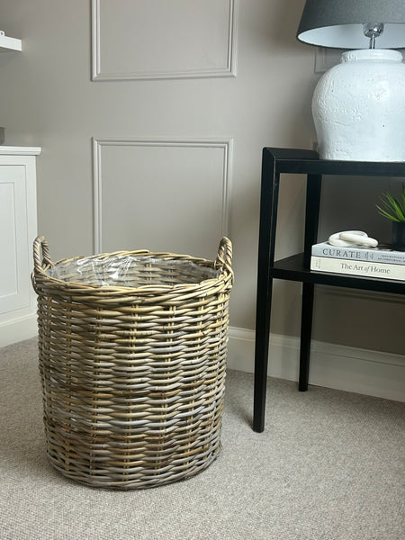 White washed large lined basket with handles – Abode